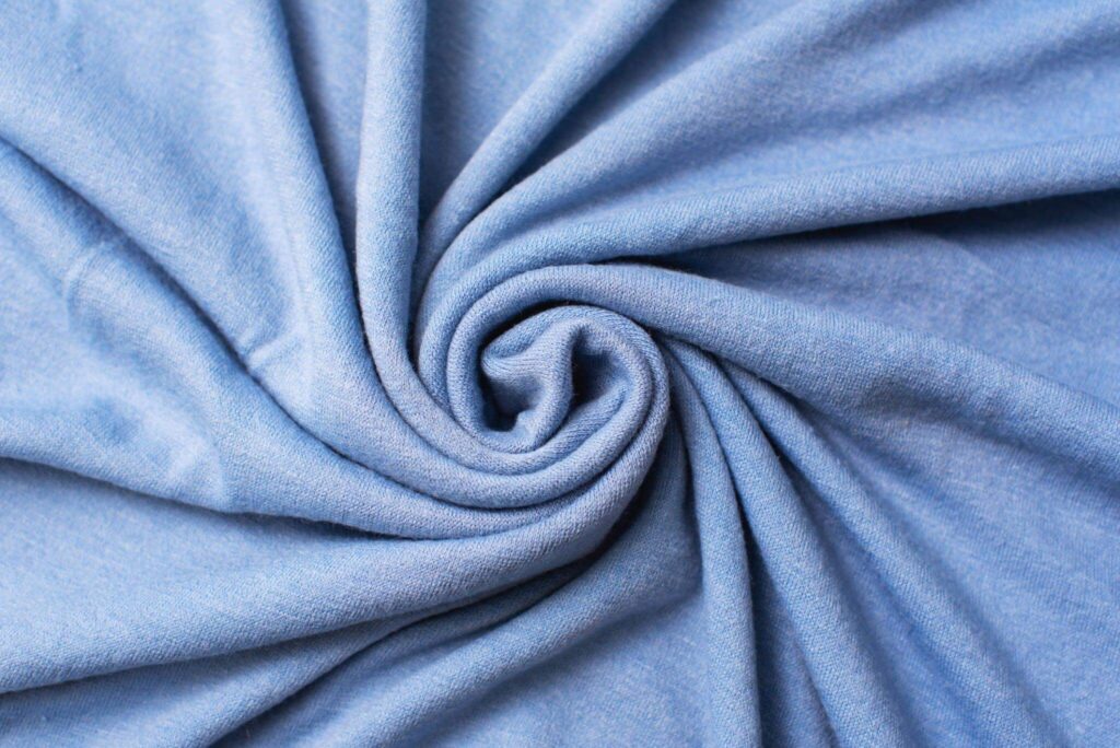 Différence Entre Viscose Vs Polyester Comparaison Propriétés Et Usages ...
